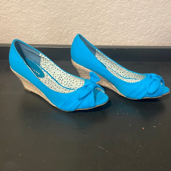 Misbehave | Shoes | Womens Wedge Shoes With A Peekaboo Toe In Size 65 ...